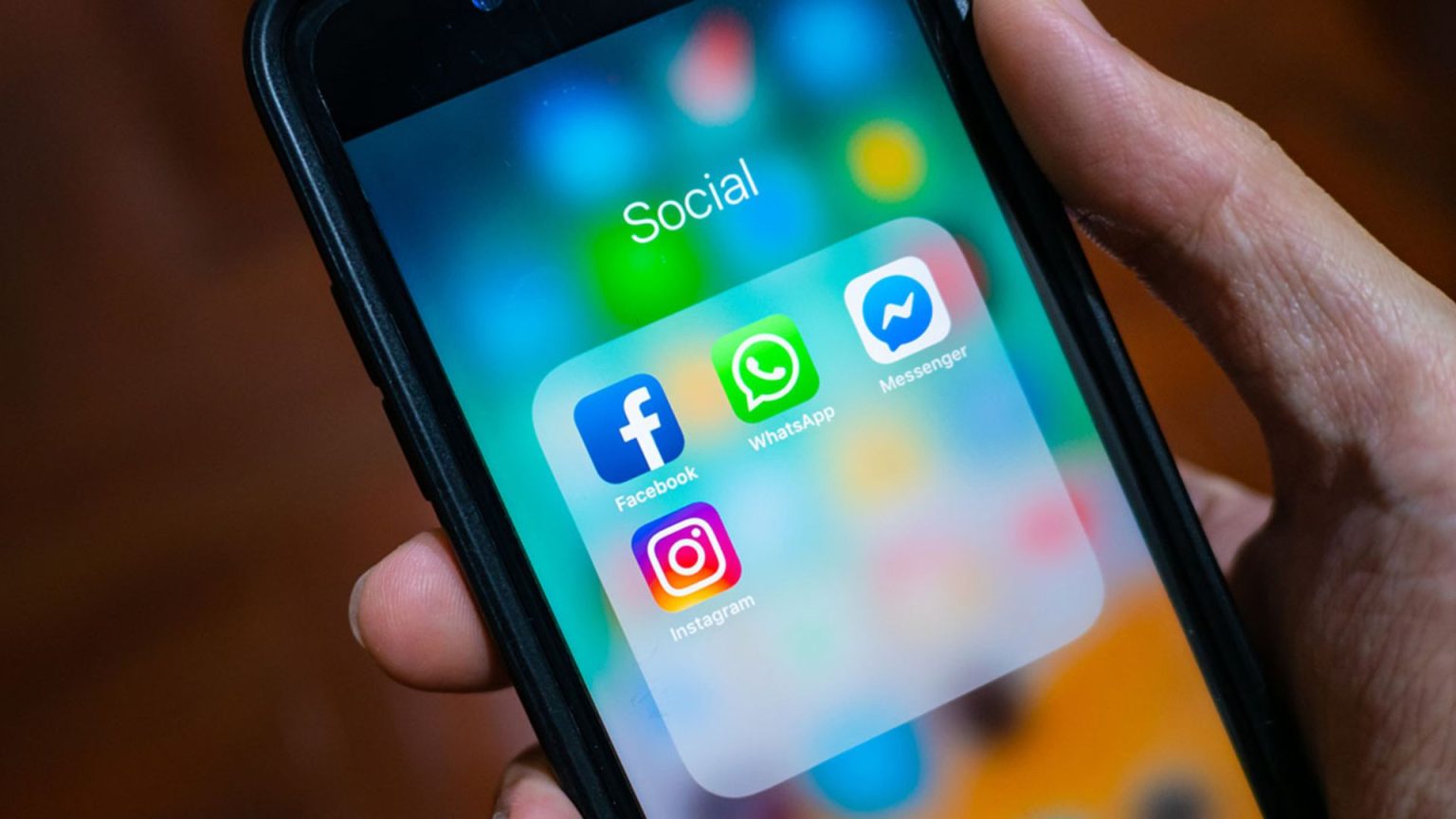 Governor Hochul signs new legislation requiring social media platforms ...